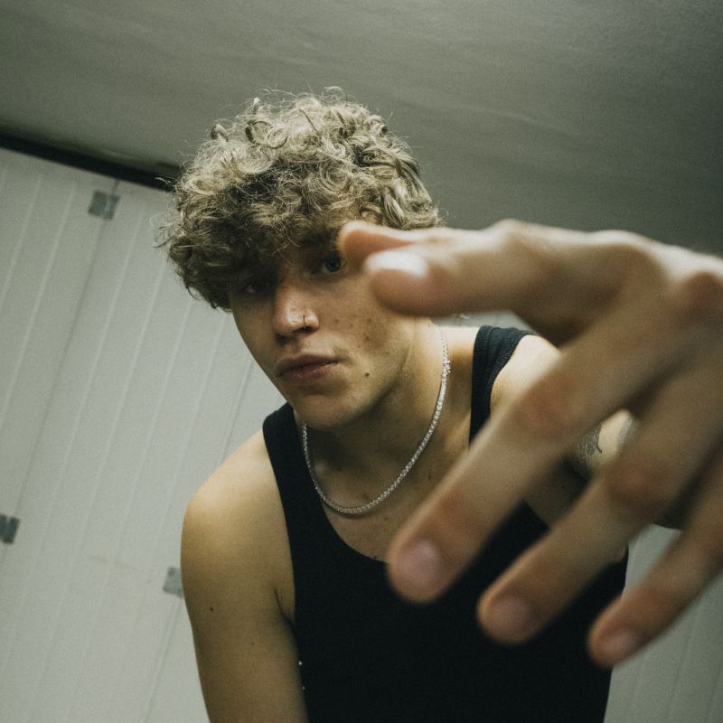 Sofian Medjmedj vydal druhé album - PLAY.CZ